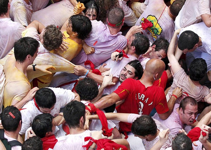 Festival of San Fermin 2010 in Pictures | Amusing Planet